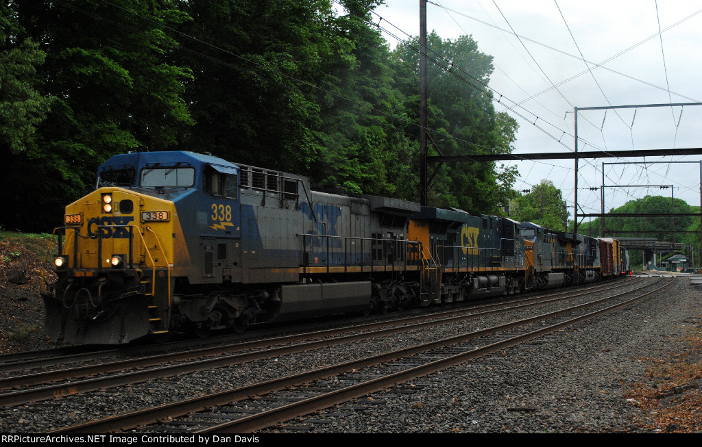 CSX AC44CW 338 leads Q418-08 eastbound